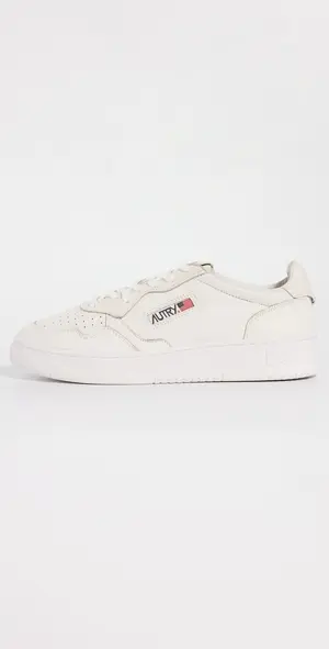 AUTRY Medalist Low Leather Sneakers - White/white