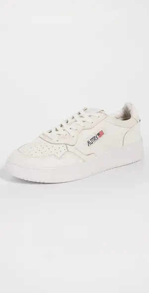 AUTRY Medalist Low Leather Sneakers - White/white