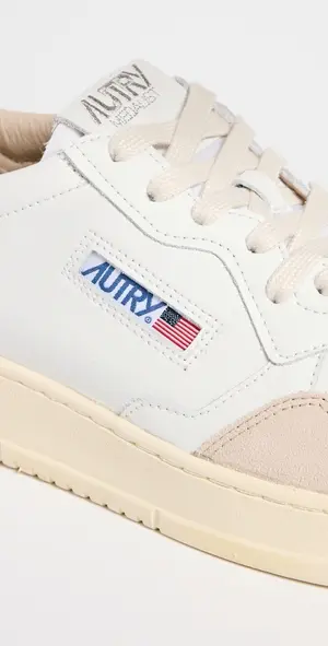 AUTRY Medalist Low Sneakers - Wht/blue