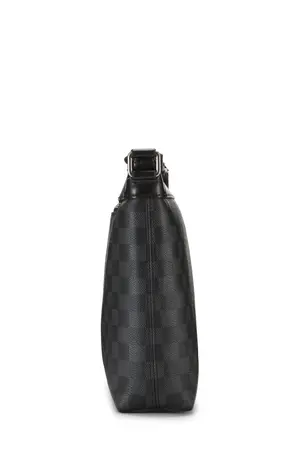LOUIS VUITTON Damier Graphite Mick Nm Messenger Bag