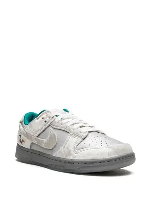 Nike Dunk Low Ice Sneakers - Grey