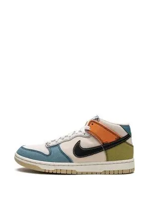 Nike Dunk Mid Sneakers