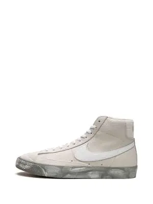 Nike Blazer Mid '77 Emb Sneakers - White