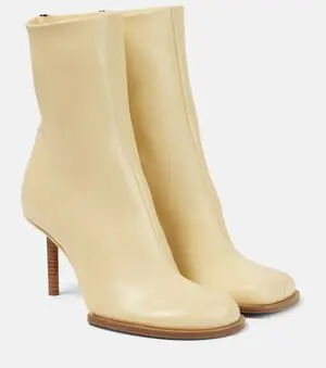 Jacquemus Les Bottines Rond Carré Leather Ankle Boots - White
