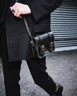 Dr. Martens 7-inch Leather Crossbody Bag - Black