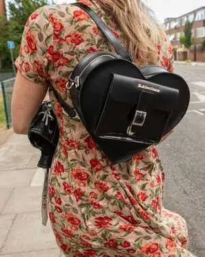 Dr. Martens Kiev Leather Heart Bag - Black