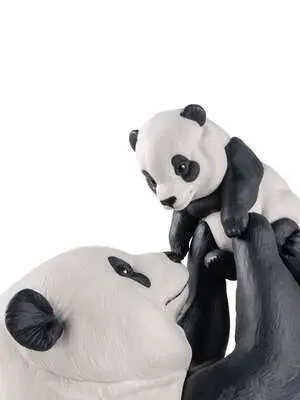 LLADRO Mommy Panda Porcelain Figurine