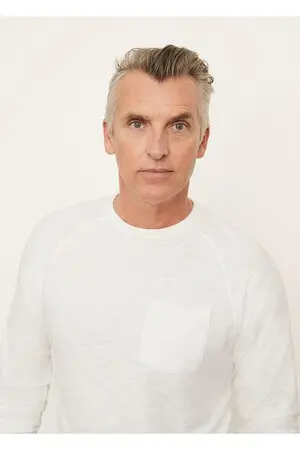 Vince Cotton Long Sleeve Pocket Crew T-Shirt In White - 60% Off