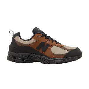 NEW BALANCE The Basement X 2002r Sneakers - Brown