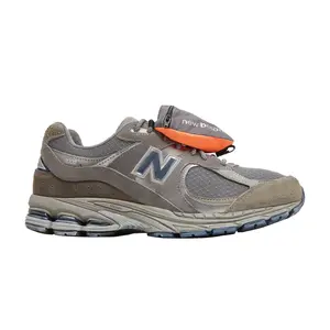 NEW BALANCE 2002R With Pouch Grey