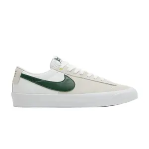 Nike Zoom Blazer Low Pro Gt Sb Sneakers - White