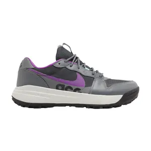 Nike Lowcate Sneakers