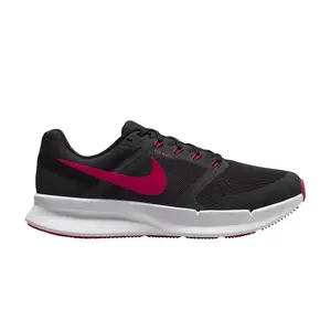 Nike Run Swift 3 "bred" Athletic Sneakers