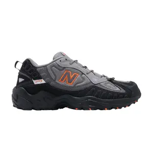 NEW BALANCE 703 Sneakers - Grey