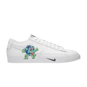 Nike Steven Harrington X Blazer Low Flyleather Qs 'earth Day' Sneaker - White