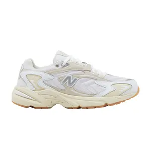 NEW BALANCE 725 Sneakers - White