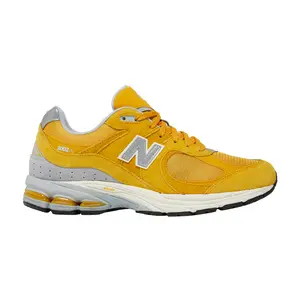 NEW BALANCE 2002r Sneakers - Yellow