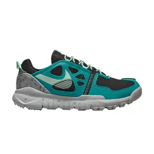 Nike Free Terra Vista Sneakers