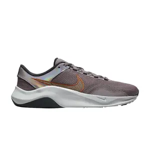 Nike Legend Essential 3 Next Nature Premium Sneakers