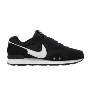 Nike Venture Runner Sneakers - Black