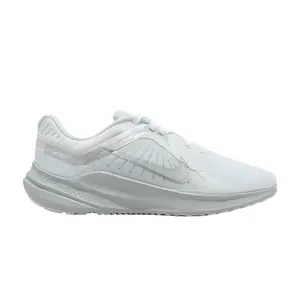Nike Quest Metallic Sneakers