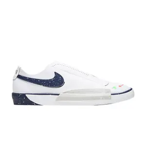 Nike Wmns Blazer Low 'planet Of Hoops' Sneakers - White