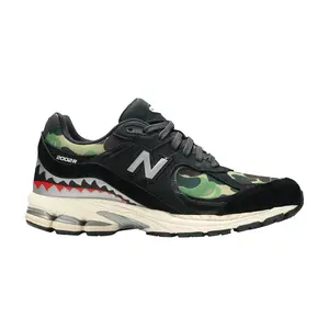 NEW BALANCE Bape X 2002r Sneakers - Black