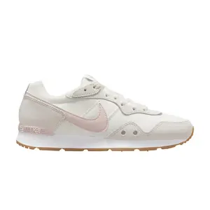 Nike Venture Runner Sneakers - Cream