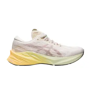 Asics Novablast 3 Sneakers - Cream
