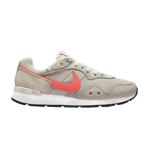 Nike Venture Runner Wide Sneakers - Grey