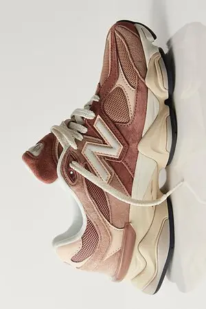 NEW BALANCE 9060 Sneakers Sparrow