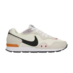 Nike Venture Runner Sneakers - White