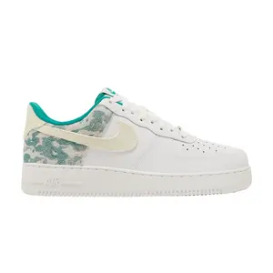 Nike Air Force 1 '07 Lv8 Sneakers - Cream