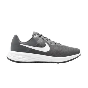 Nike Revolution 6 Extra Wide Sneakers