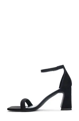 Chinese Laundry Velma Sandal