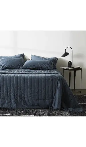 ETTITUDE King/cal King Linen+ Coverlet In Navy