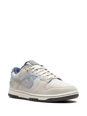 Nike Dunk Low Top Sneakers - Blue