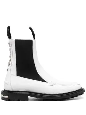 TOGA VIRILIS Charm-detail Ankle Boots - White