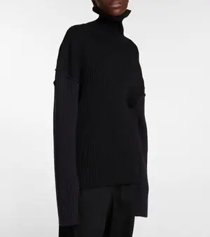THE ROW Dua Cotton And Cashmere Turtleneck Sweater