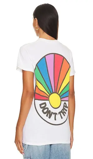 FREE & EASY Spectrum Short Sleeve Tee In White