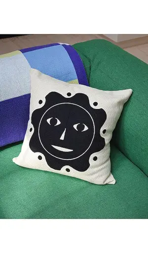 DUSEN DUSEN Everybody Embroidered Pillow Cover In Cream