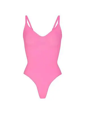 SKIMS Seamless Sculpt Thong Bodysuit Pink