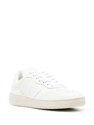 VEJA V-90 Low-top Sneakers - White
