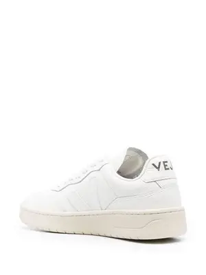 VEJA V-90 Low-top Sneakers - White