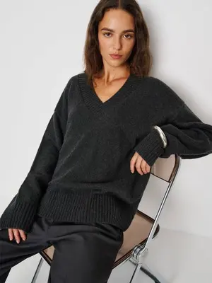 REFORMATION Jadey Cashmere Oversized V-neck Sweater - Flannel