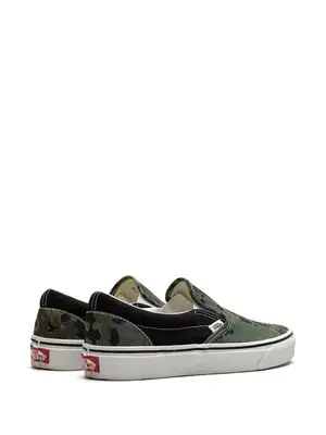 VANS Classic Slip-on Camo Sneakers - Green