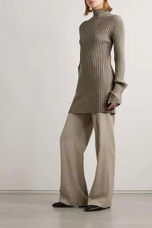 THE ROW Deidree Ribbed Silk Sweater - Taupe