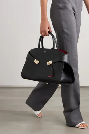 FERRAGAMO Hug Medium Leather Shoulder Bag