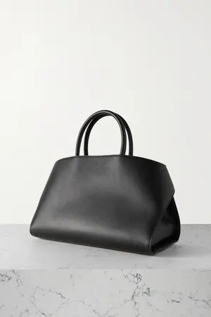 FERRAGAMO Hug Medium Leather Shoulder Bag