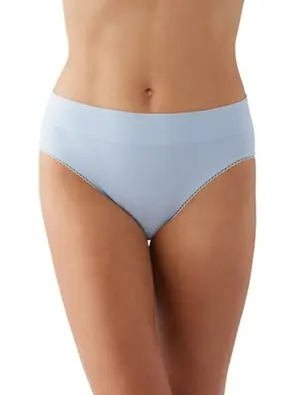 Wacoal Feeling Flexible Hi-cut Rose Dust Skyway